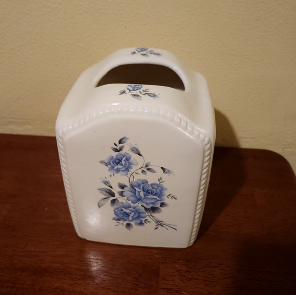 Vintage | Bath | Vintage 96s Square Ceramic Tissue Cover With Blue ...